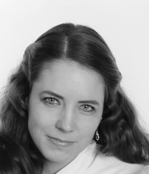 Måndagsintervju med Marie Tonkin – Nickopoet – Mer poesi till folket!